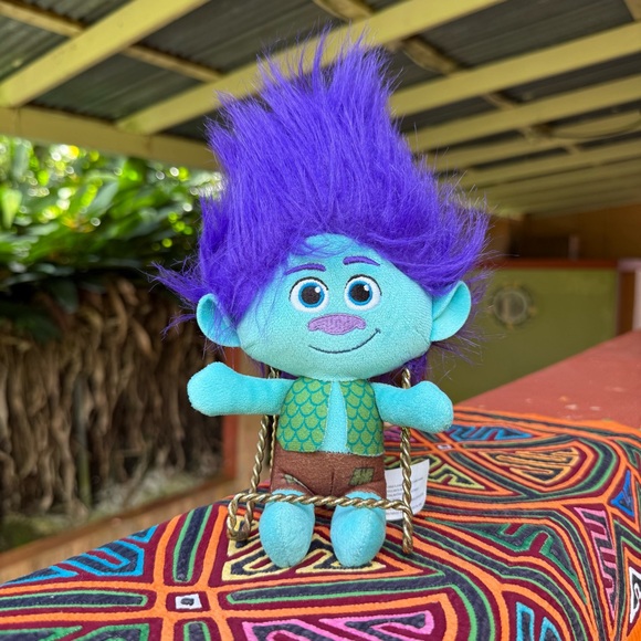 Dreamworks | Toys | Dreamworks Trolls Branch Plush Stuffed Toy Purple ...